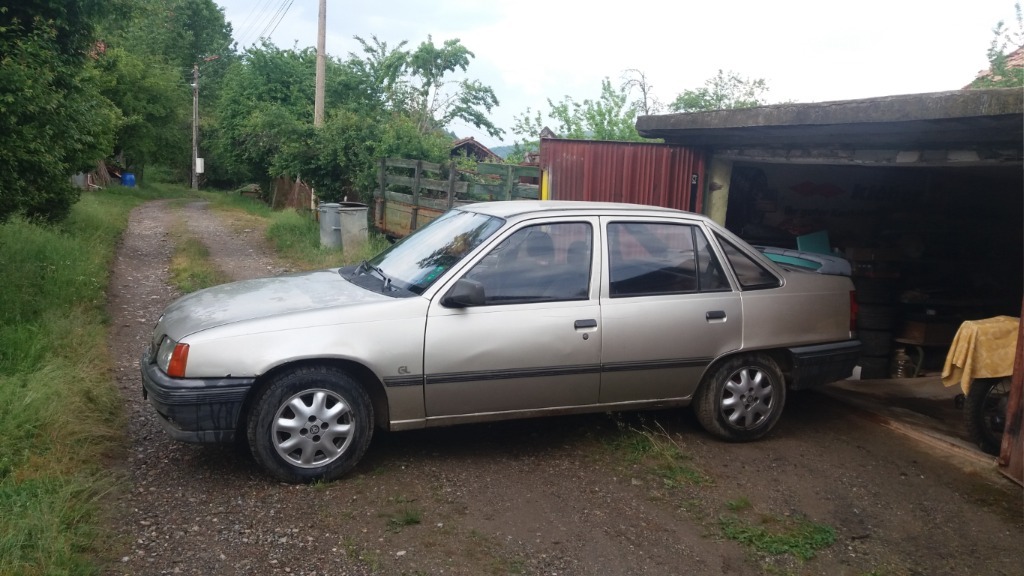 CARS.BG - Opel Kadett, 699 EUR, Бензин
