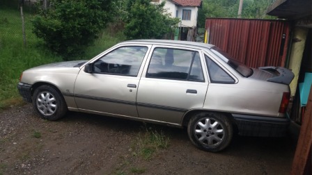 CARS.BG - Opel Kadett, 699 EUR, Бензин