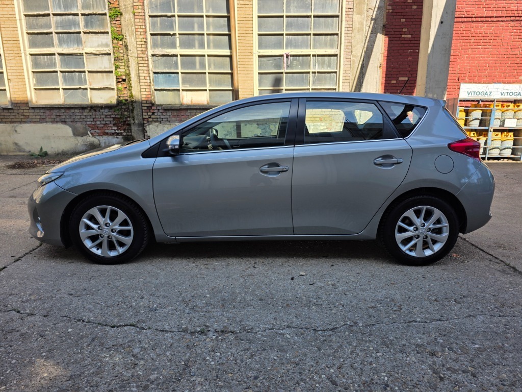 CARS.BG - Toyota Auris 1.4D4D-90KC, 6350 EUR, Дизел, обяви за коли от ...